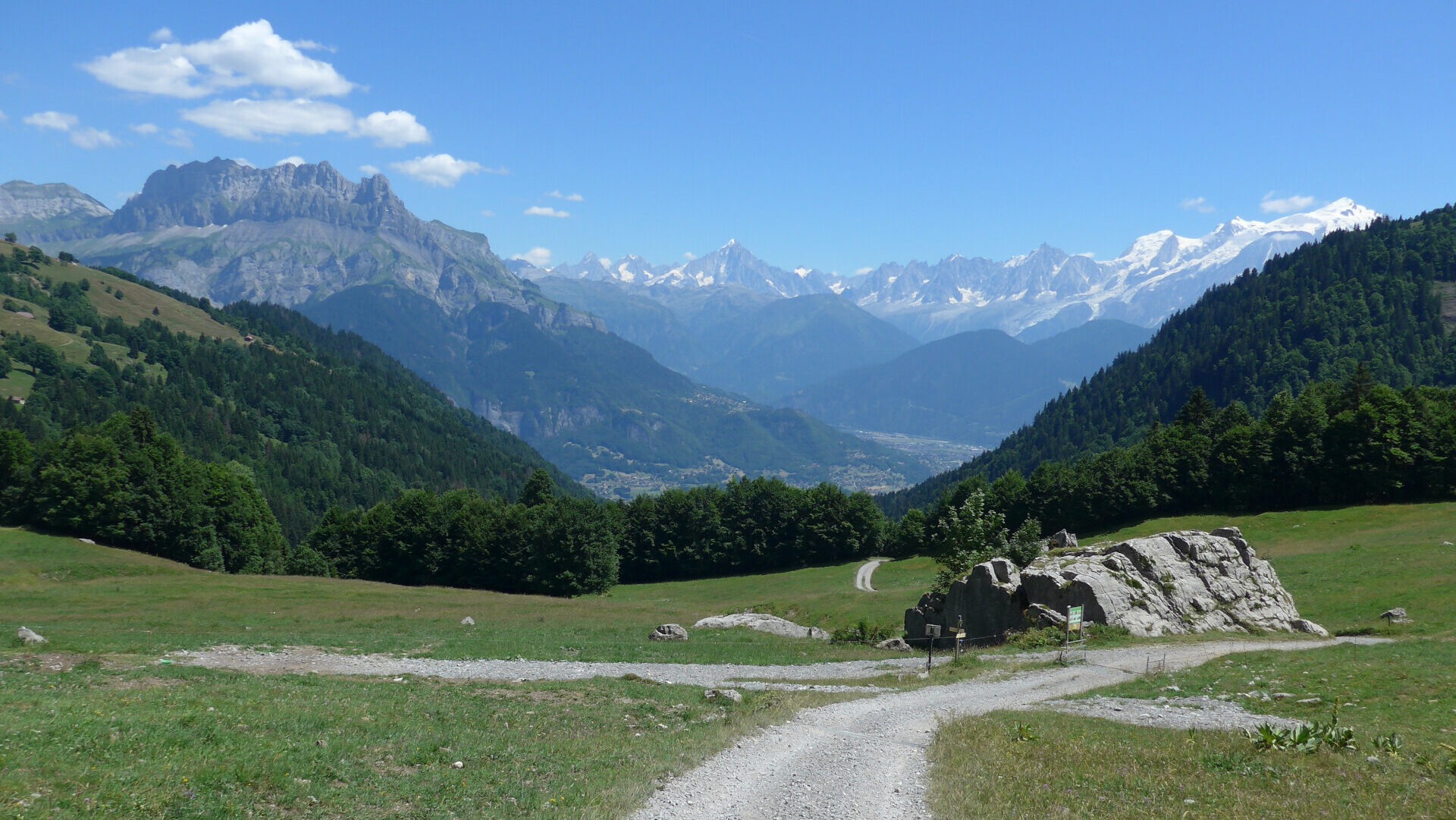 Hiking in France: All you need to know for your hiking trip - eurohiking.eu